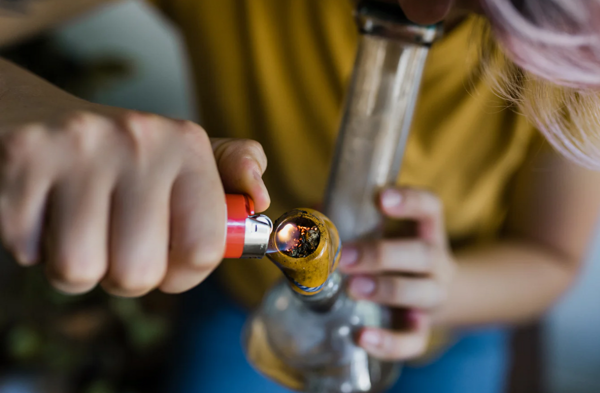 Why Your Bong Keeps Breaking & How to Prevent It — Bongs Canada